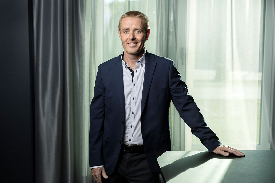 Kenneth opgav sit topjob for at tage den ultimative efteruddannelse ...