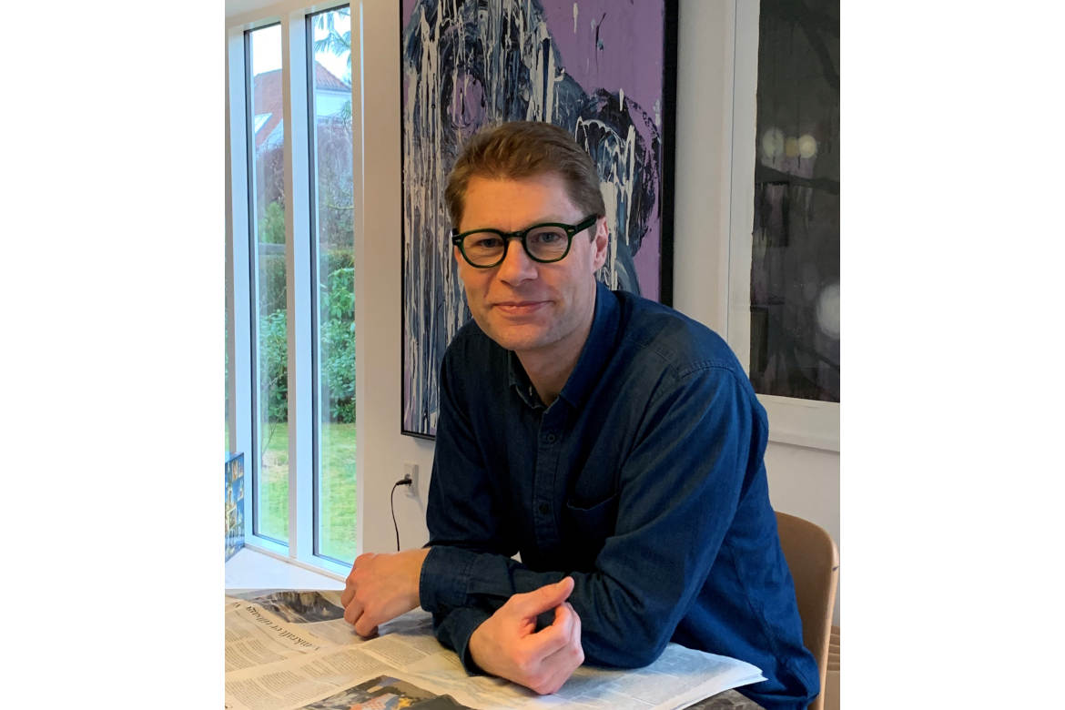 Michael leder efter akademikere, der ikke kan knokle dagen lang ...